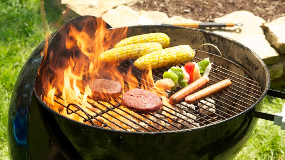 Grillsaison: So grilliert man sicher und vermeidet 800 Grad heisse Flammen